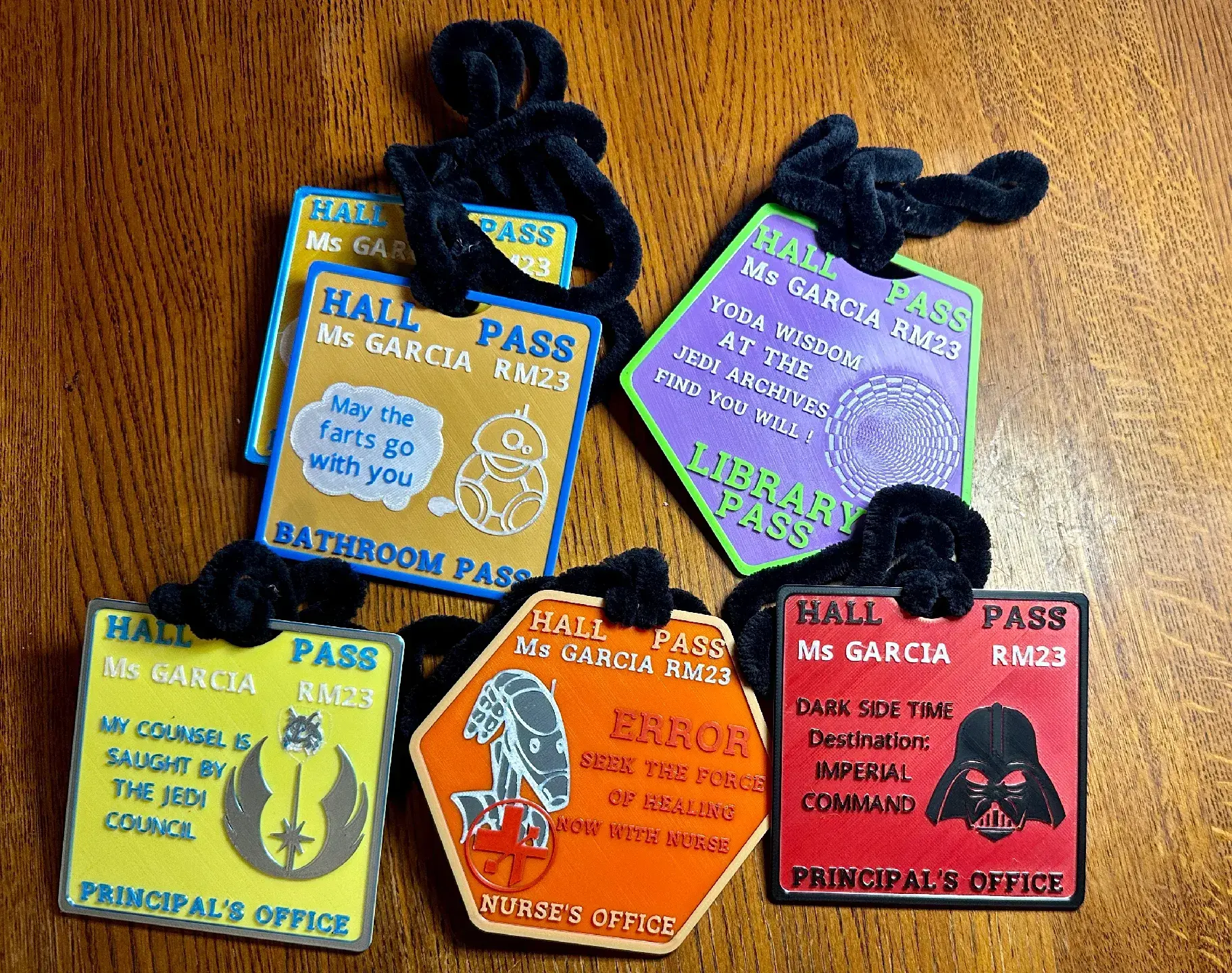 Archivo 3D gratis Hall Pass - Star Wars themed - multi-color noAMS ⭐ ...