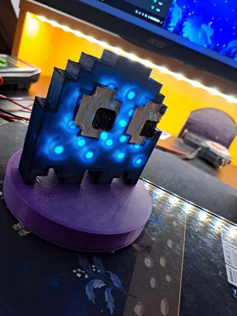 👻 Pac-man Ghost for 4x AAA bateries・Free 3D File for ・Cults