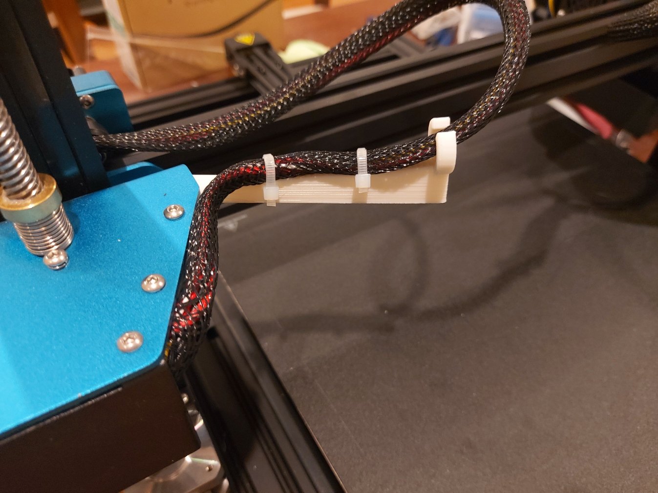 3D print Sovol SV04 extruder cable supports・Cults