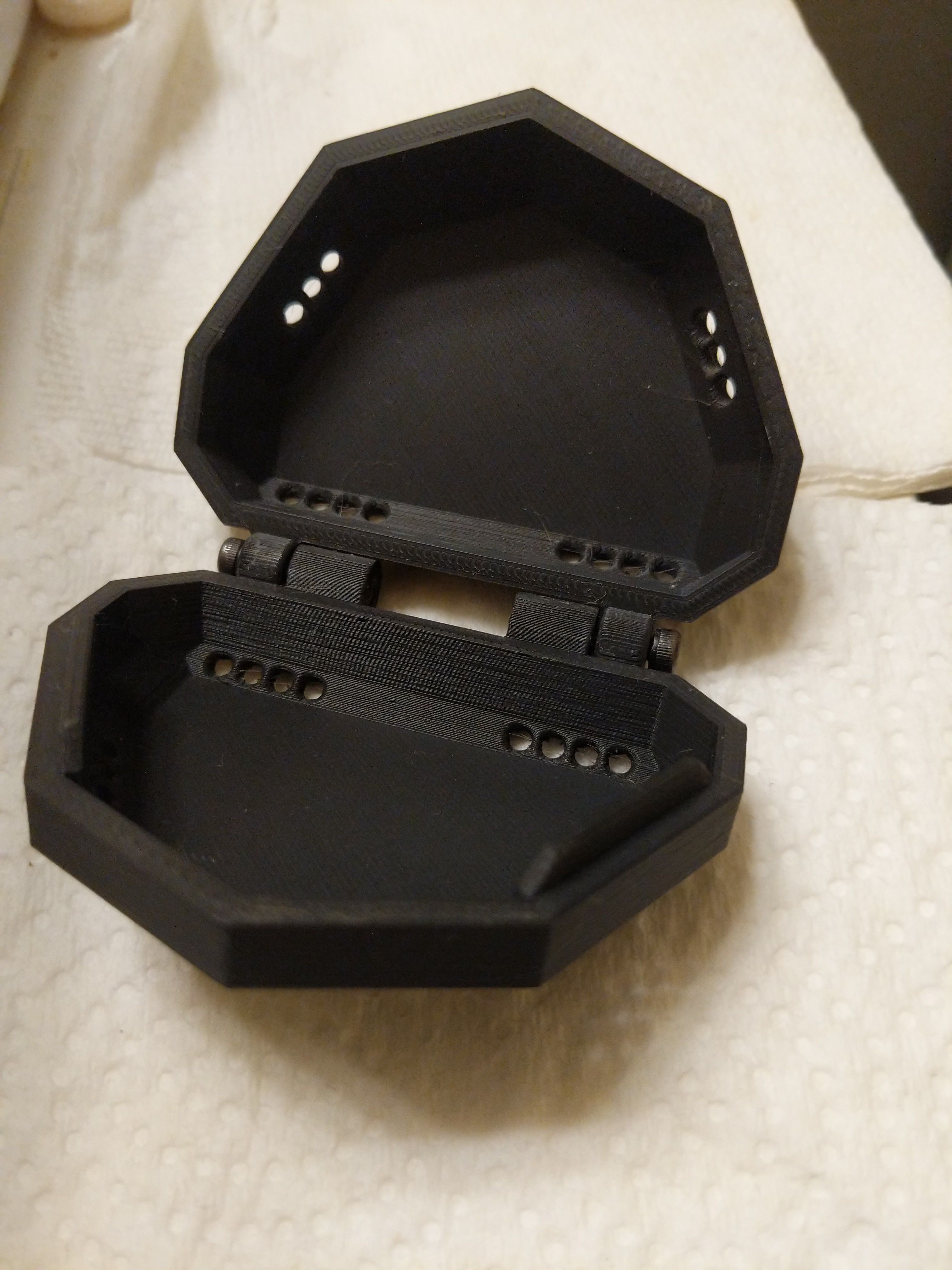 🥷 Heavy duty bulletproof low-poly stealth dental box・3D Print・Cults