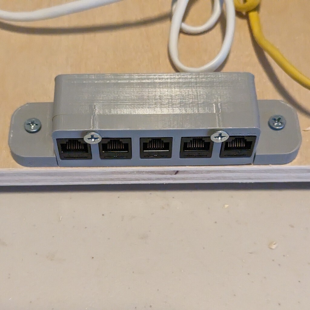 Free 3D file Ethernet Patch Cable Rack - 5 connectors 🔌 ・3D printable ...