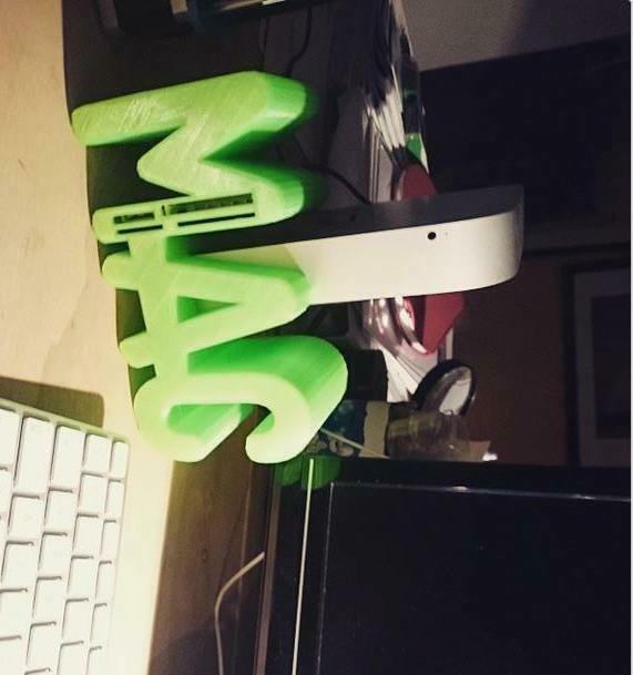 Free STL file Mac Mini Stand with Flash Reader 🖥️ ・3D printing idea to ...