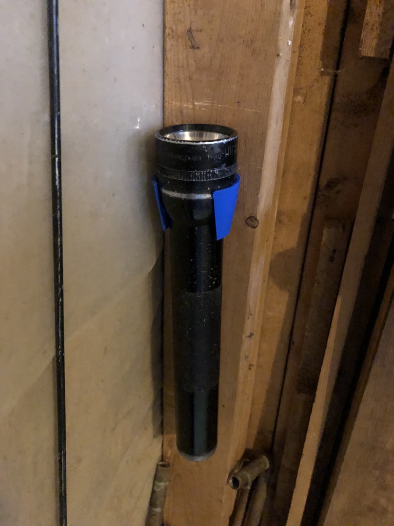 3D printed Maglite holder・Cults