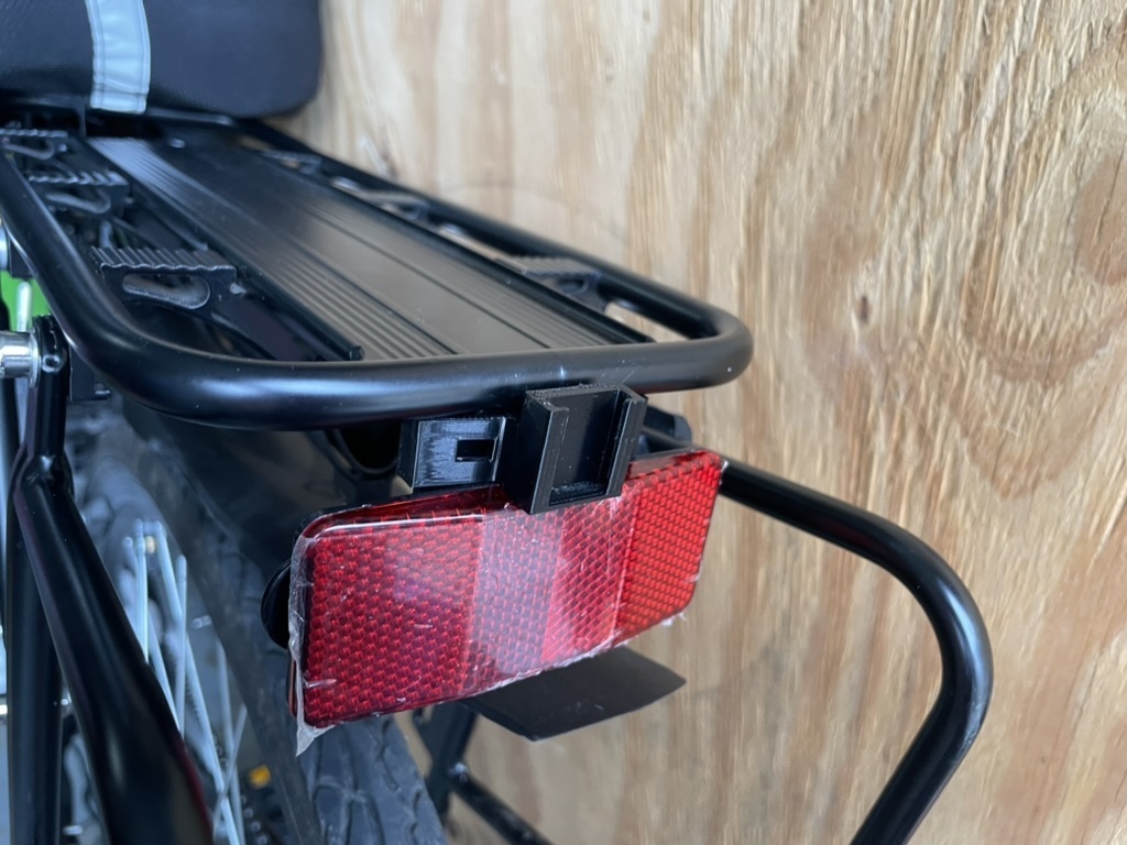 Free 3D file Bike rack tail light clip ⚽ ・3D printable object to ...