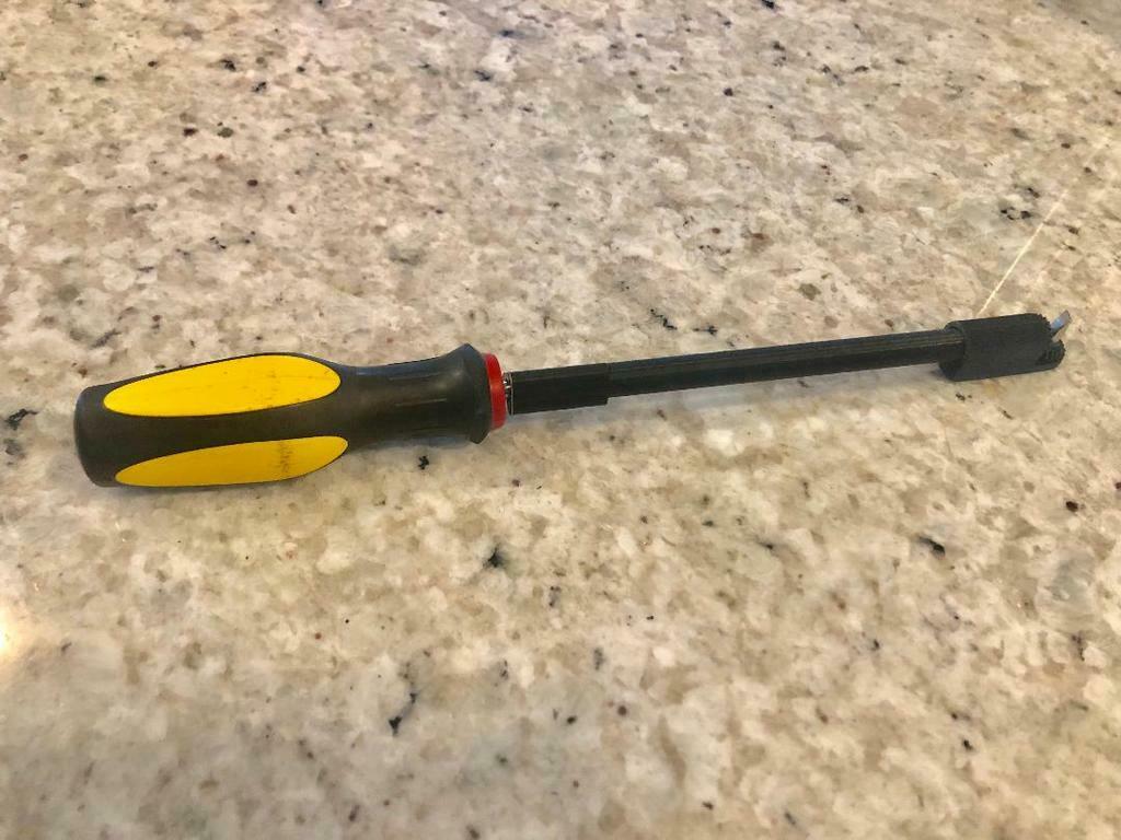 Free 3D file 90 degree screwdriver for carburetor mixture 🪛 ・Model to ...