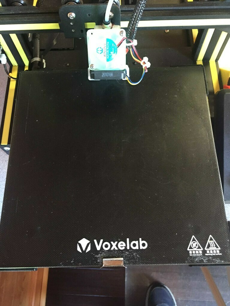 Free 3D file Voxelab Aquila glass bed corner supports and heated bed ...