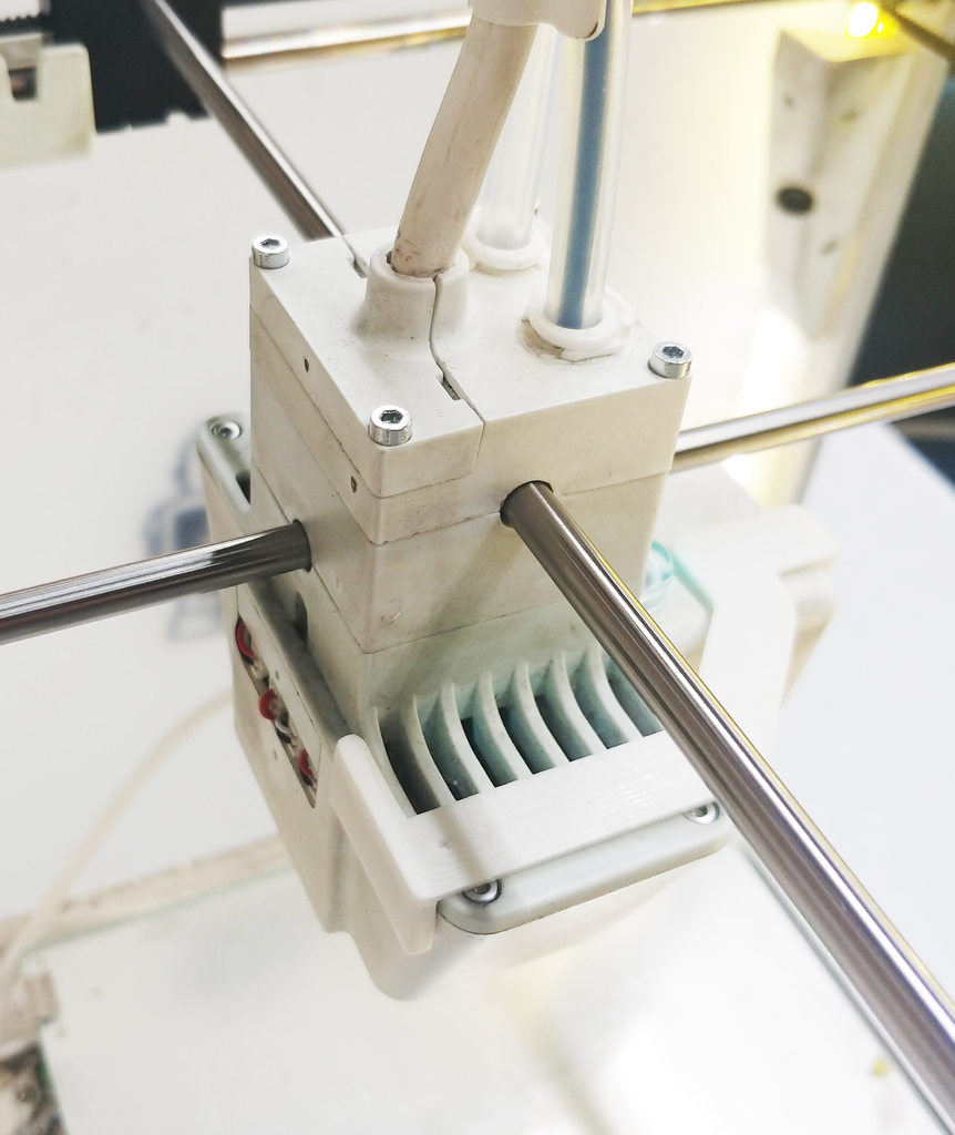 🧞‍♂️ Ultimaker 3 Print Head Fan Bracket Clip・Free 3D File for ・Cults