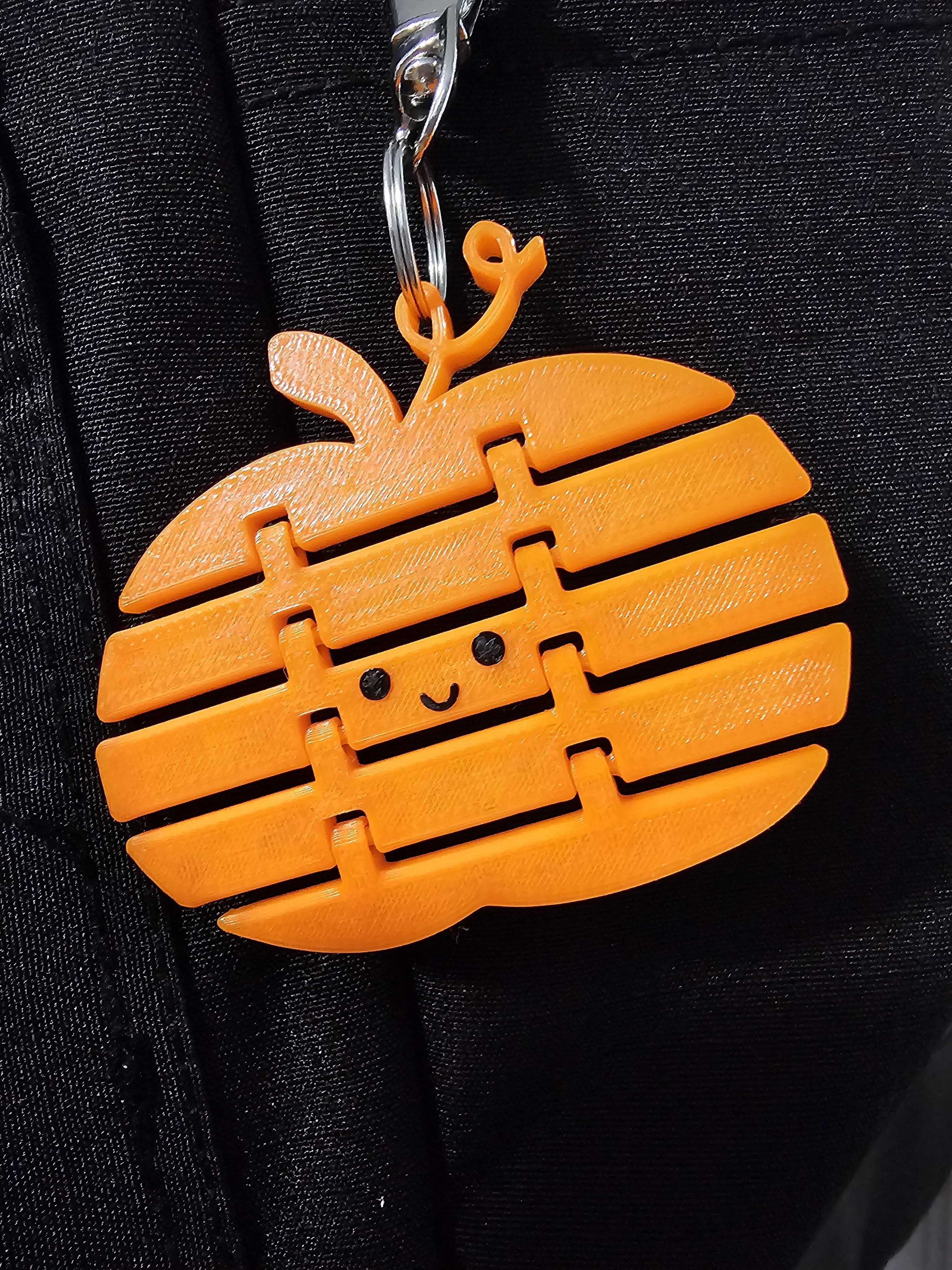 STL file Articulated Kawaii Pumpkin Keychain | Halloween / Thanksgiving ...