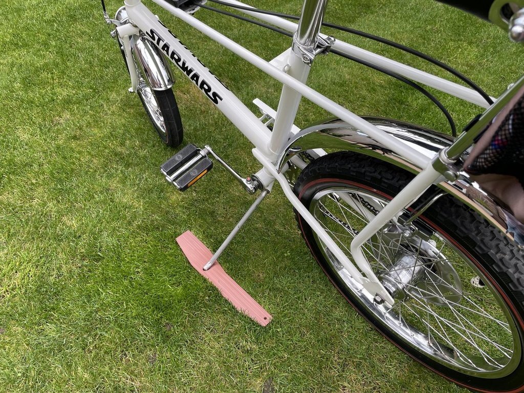 Free 3D file Raleigh Chopper stand support 👽 ・Object to download and to ...