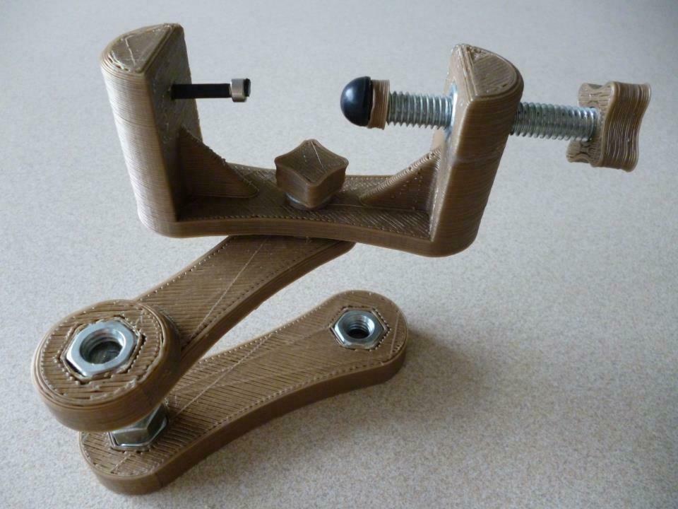 Free 3D file Desk Clamp 🗜️・3D print design to download・Cults
