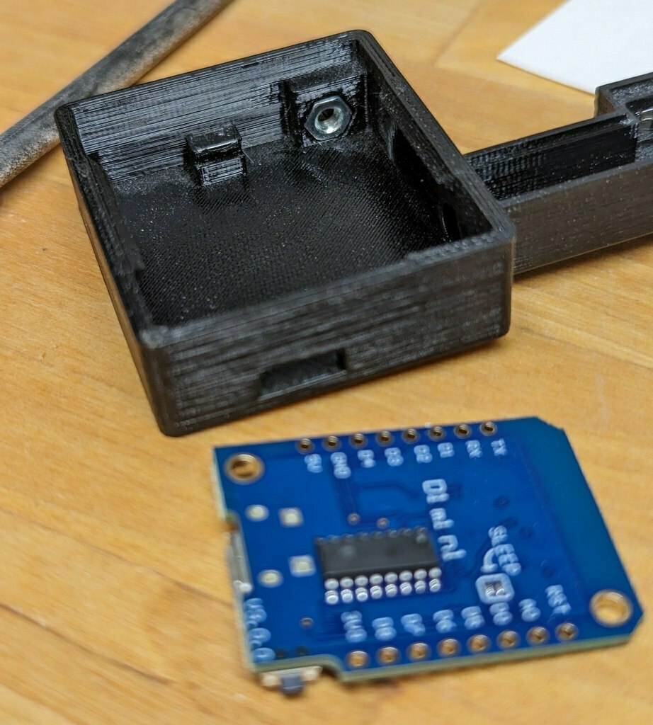 Free 3D file D1 mini v3.0 reed sensor case for a BK-G4 gas meter 👽 ...