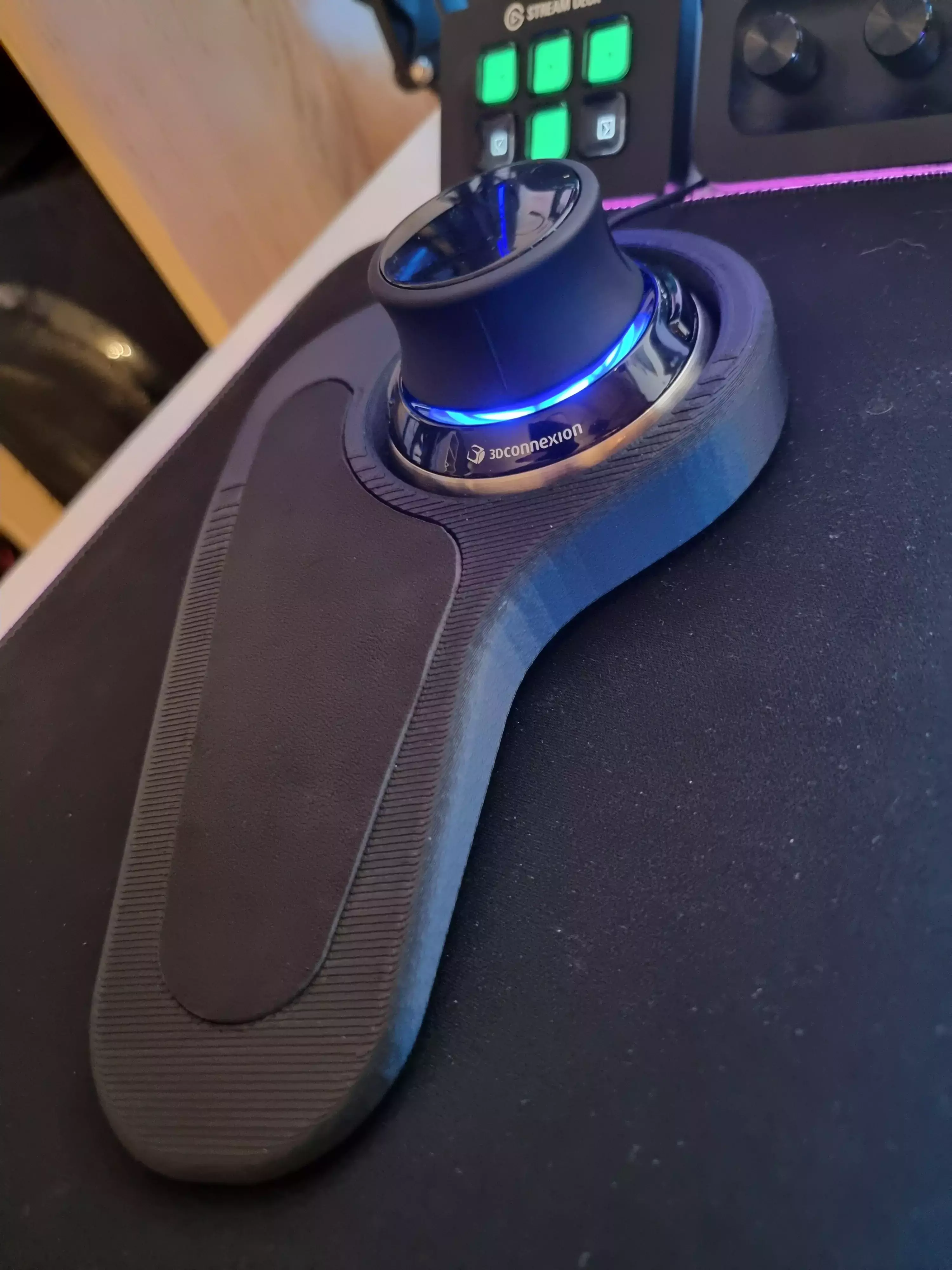 Free 3D file 3DConnexion Spacemouse Handrest leather rest 🛠️・3D ...