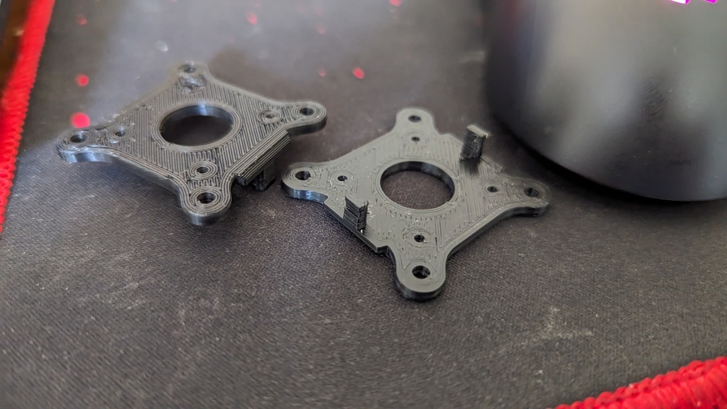 Free 3D file RunCam Split Mini 2 Adapter 20*20mm to 30x30mm 👽 ・Design ...