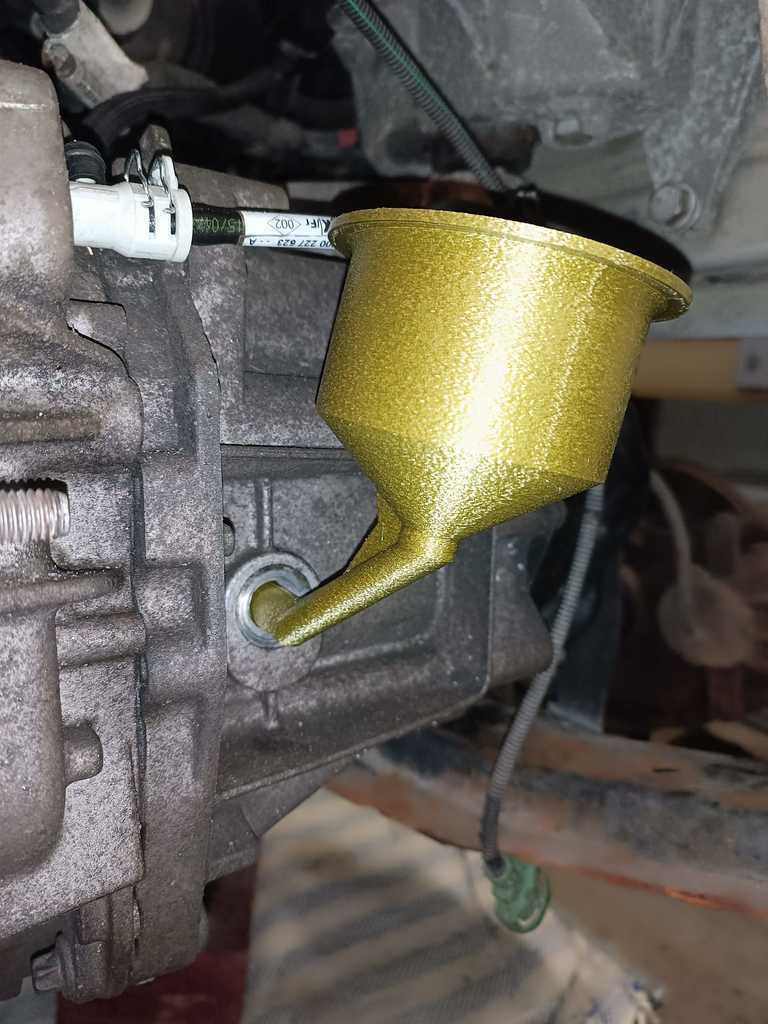 🛢️ Angled Funnel, Gearbox OIL Filler・Free 3D File for ・Cults
