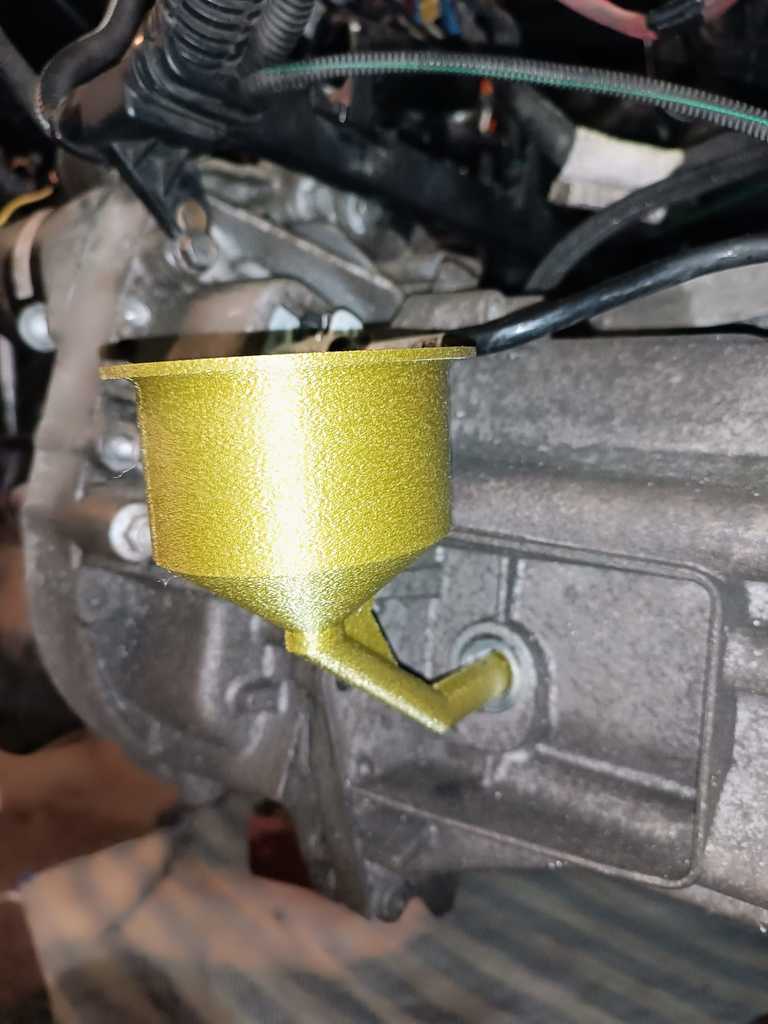 🛢️ Angled Funnel, Gearbox OIL Filler・Free 3D File for ・Cults