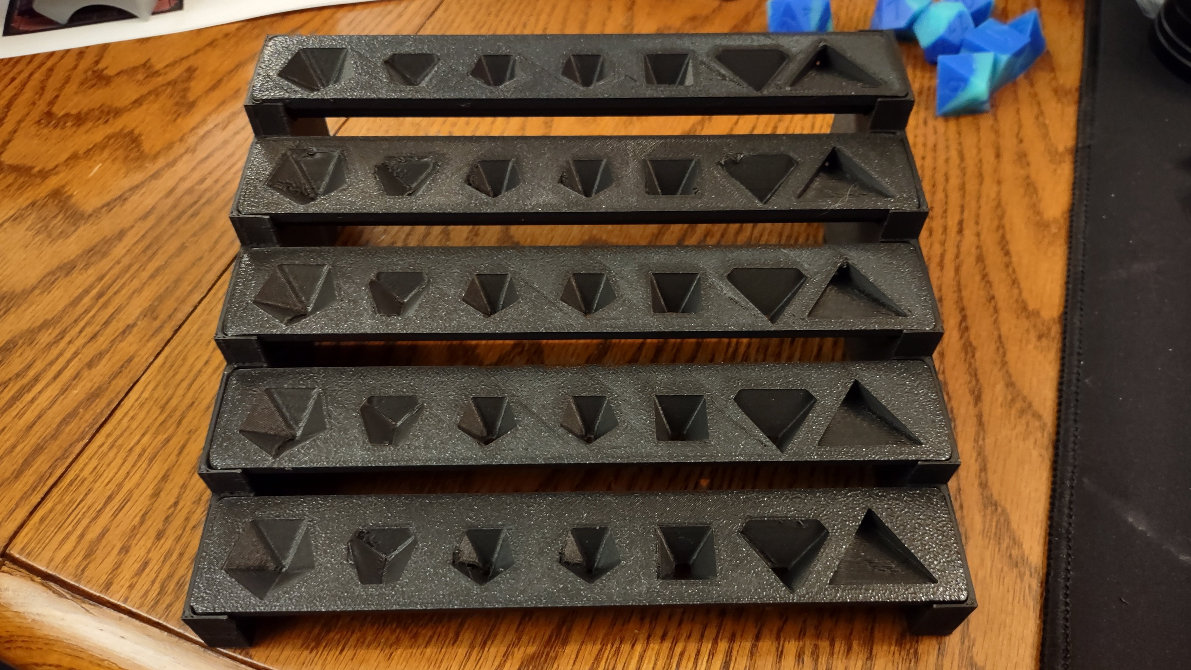 3D printed Modular Dice Display Shelves・Cults