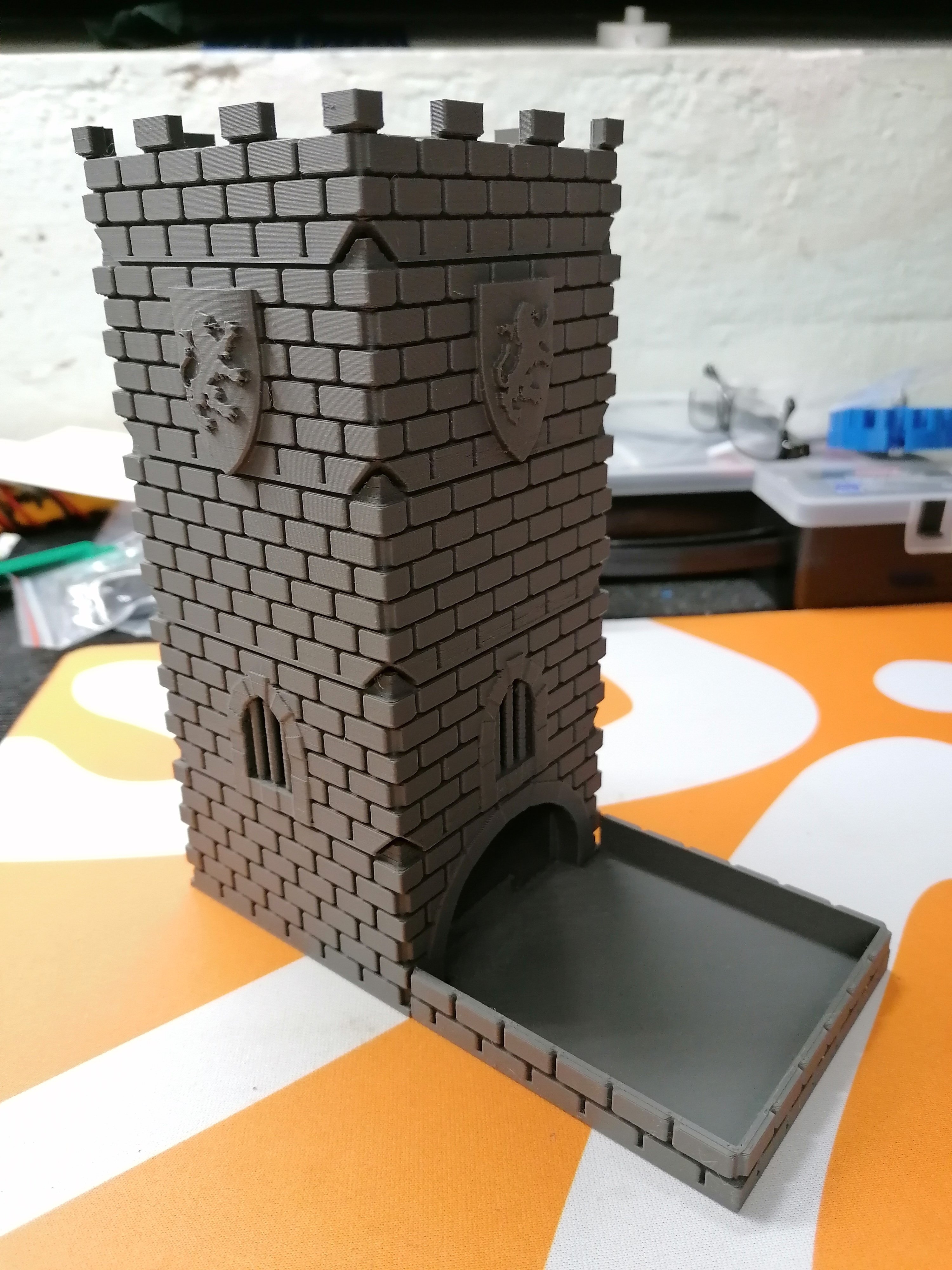3D printable Dice Tower - Modular Castle・Cults