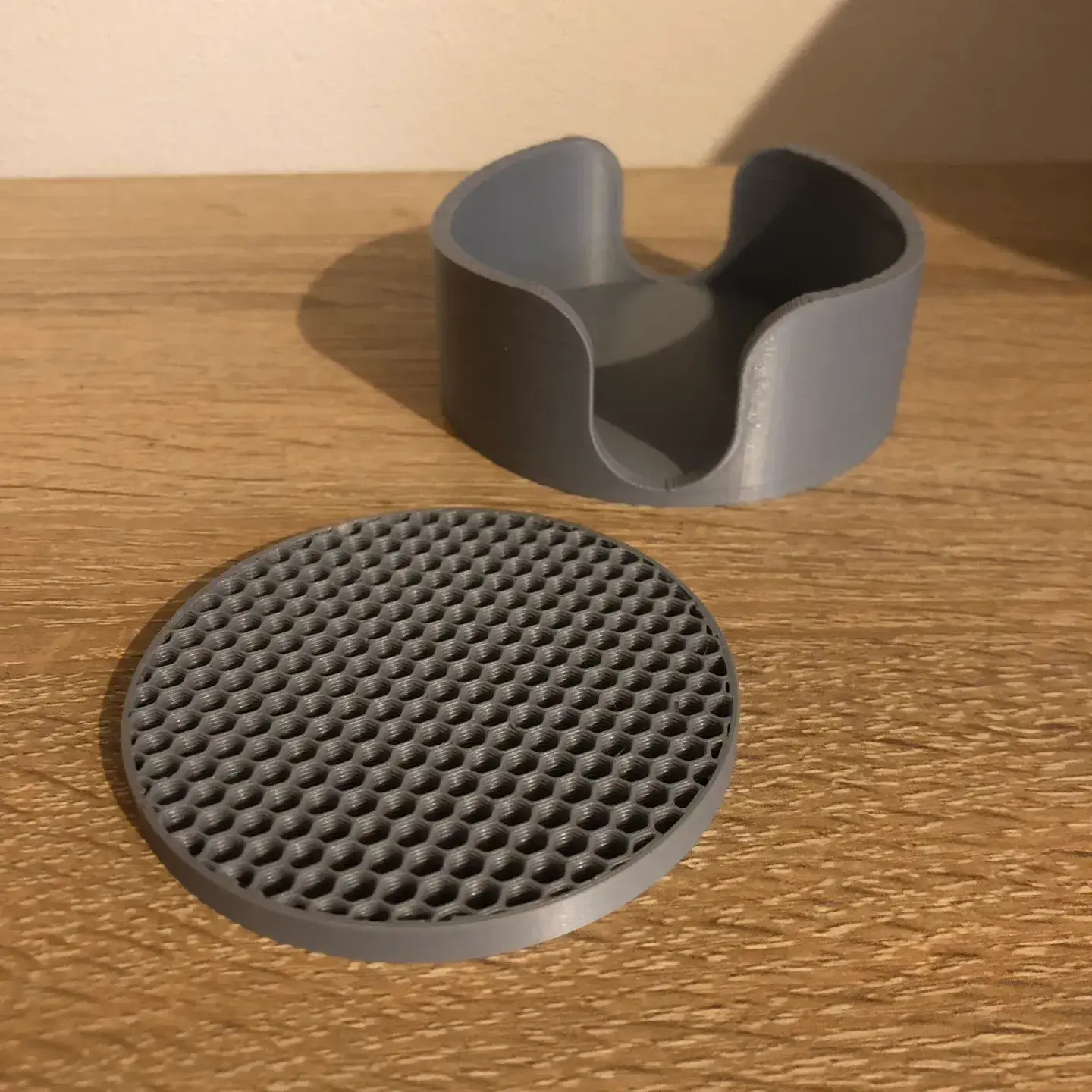 Free 3D file Coaster Holder 🔪 ・3D printable design to download・Cults