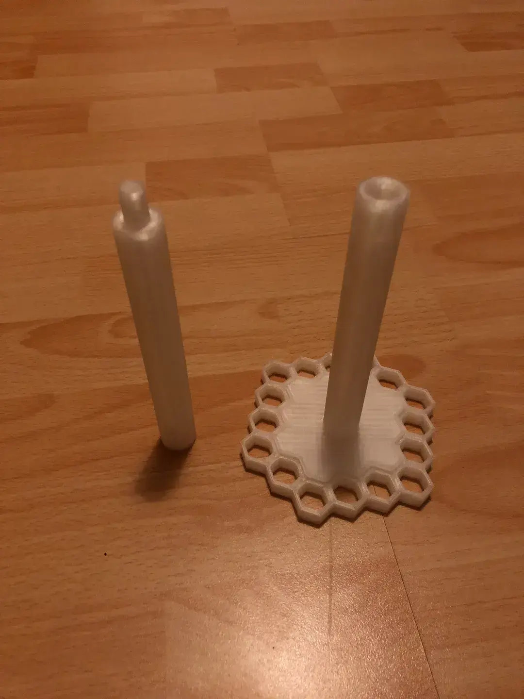 Free 3D file Hexa Paper Towel Holder 🔪 ・3D printable design to download・Cults