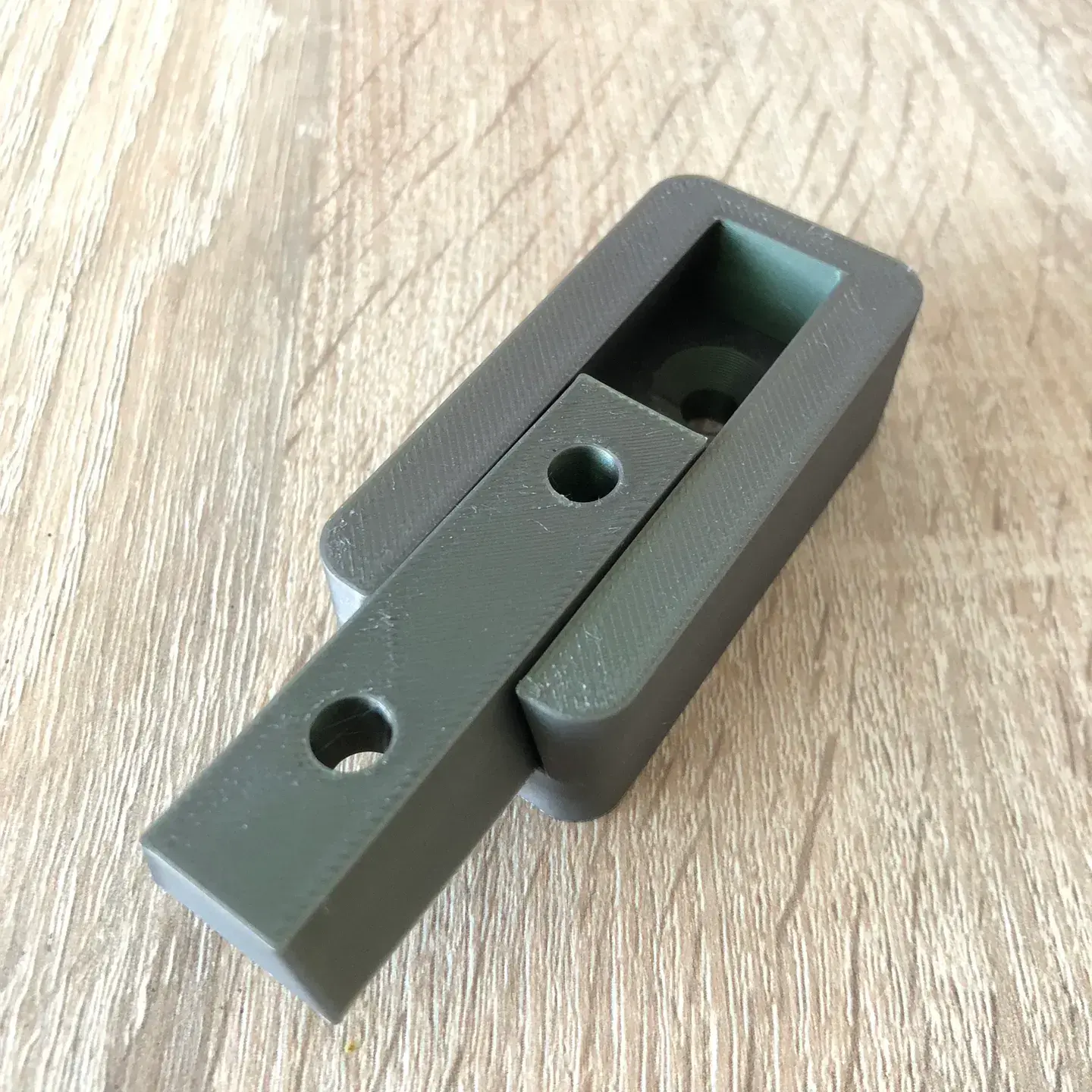 🧑‍🔧 Wall Mount {EASY PRINT}・Free 3D File for ・Cults