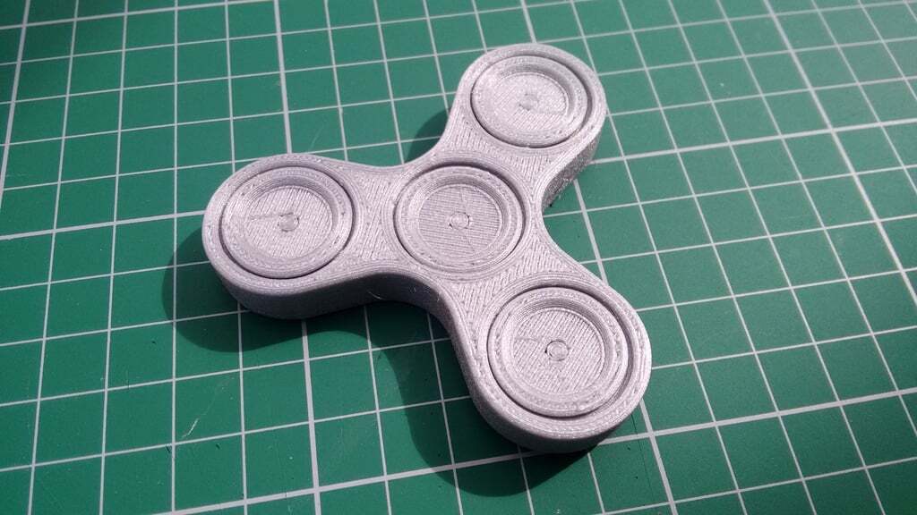 3D printable Fidget Spinner - One-Piece-Print / No Bearings Required!・Cults