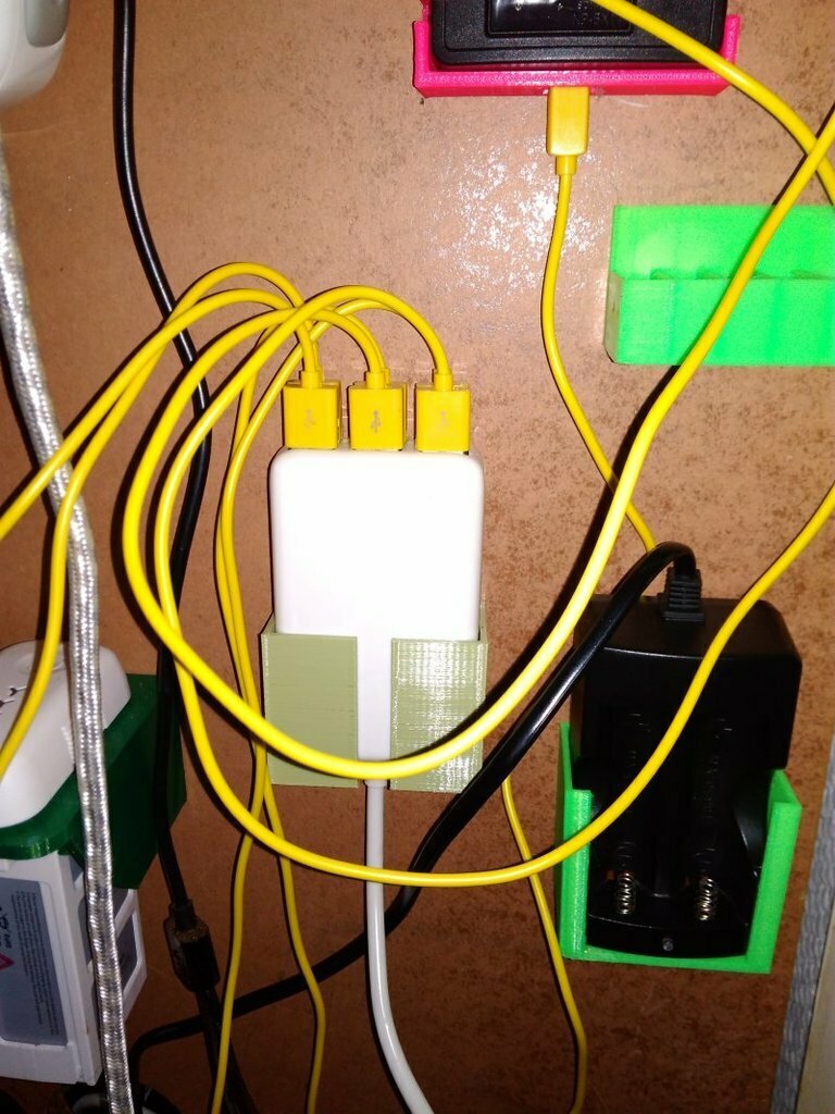 Free 3D file USB Hub Wall Mount 27 x 61 mm 💾 ・3D print design to ...