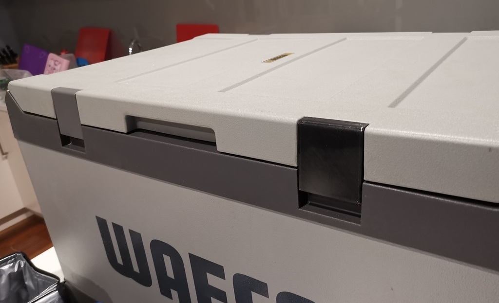🚪 Waeco CF80 Fridge - Door Latch and Hinges・Free 3D File for ・Cults