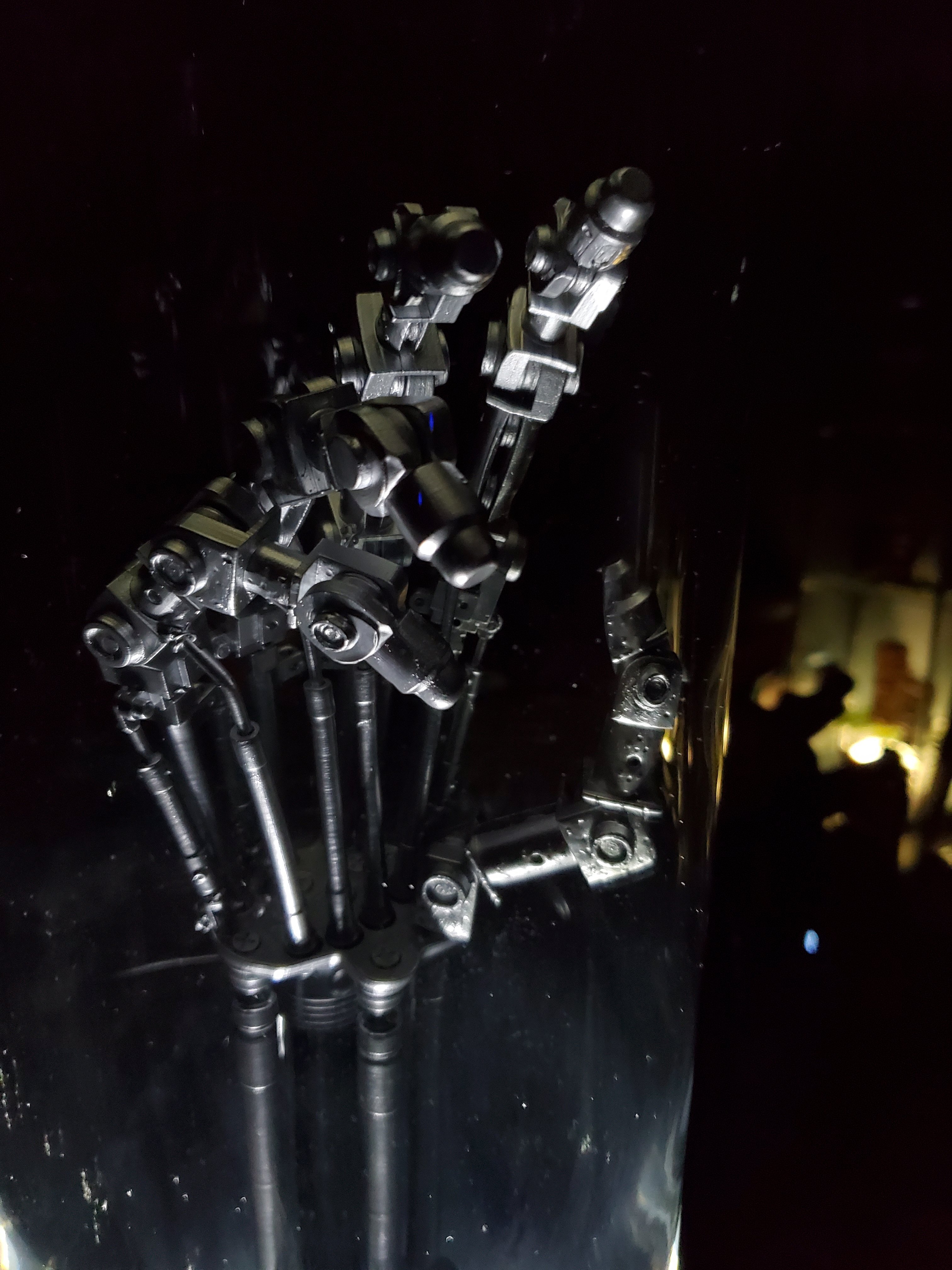3D printed DIY Life-Size Terminator Arm Lamp・Cults