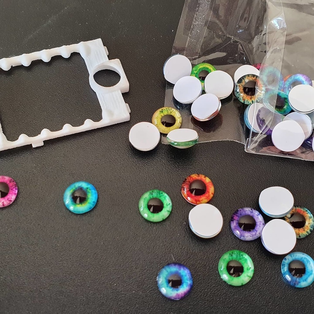 Free 3D file Digimon vpet Replacement screen bezel.custom Redesign 🐉 ...