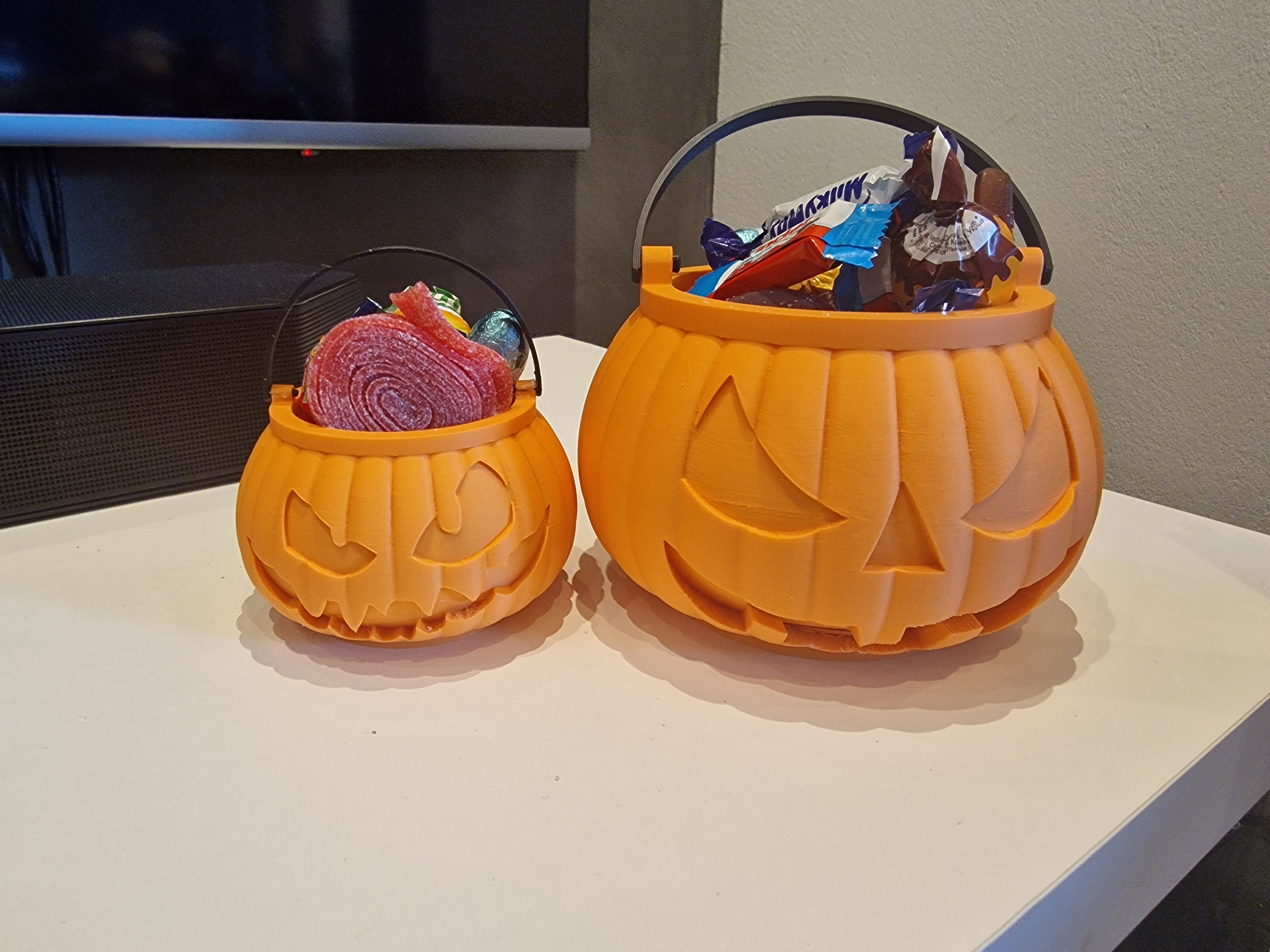 Free STL file Halloween Candy Bucket with handle 🎃 ・3D print model to ...
