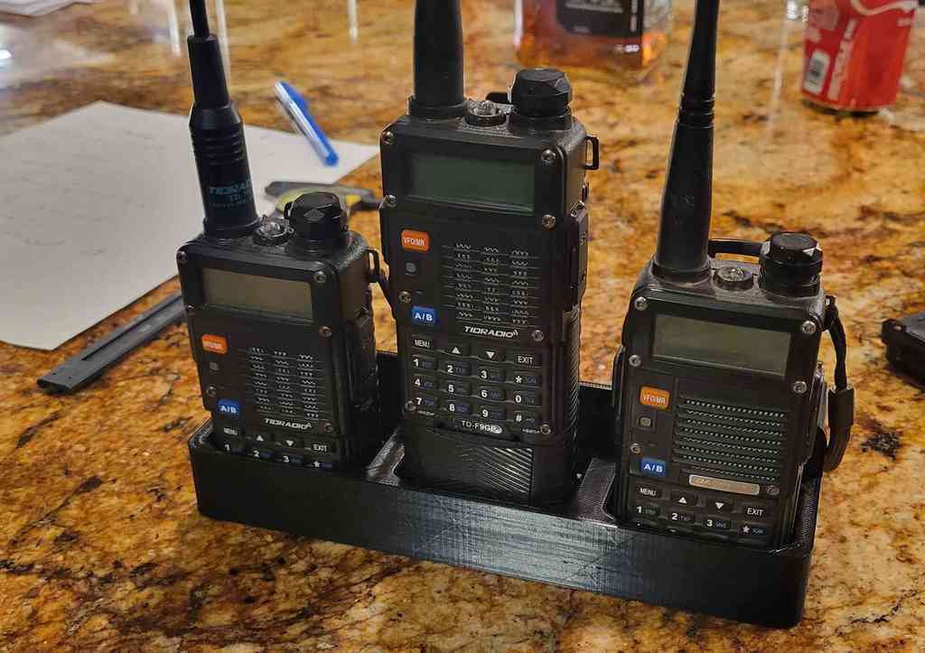 📻 Baofeng 3 Radio Holder・Free STL File for ・Cults