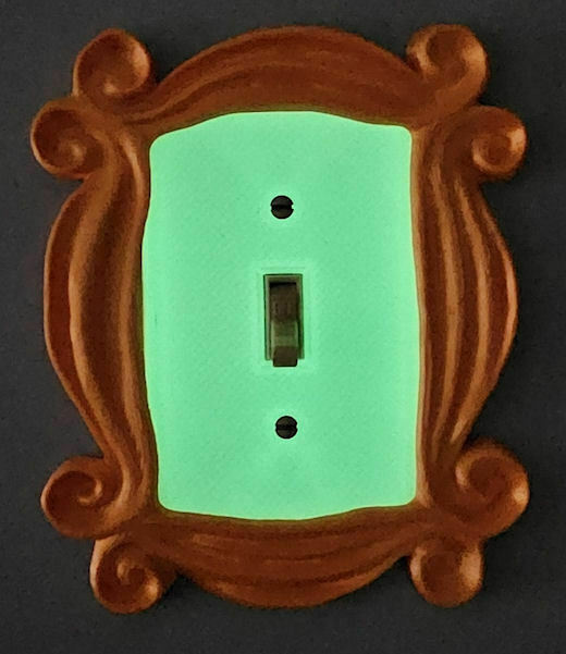 🪞 FRIENDS light switch/outlet plate・Free 3D File for ・Cults