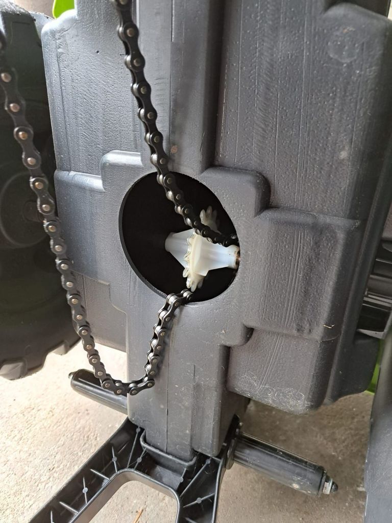 Free 3D file Gear, Chain drive for children's tractor ⚙️ ・3D printer ...