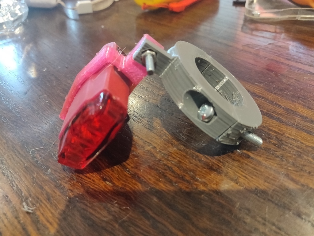 Free 3D file Seatpost Mount + Cateye Rear Light Replacement Holder 🚲 ...