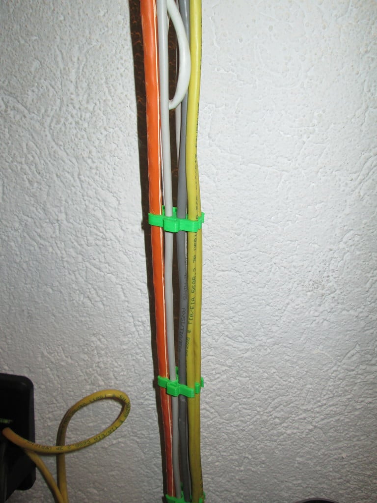 3D printable Ethernet Cable Runners・Cults