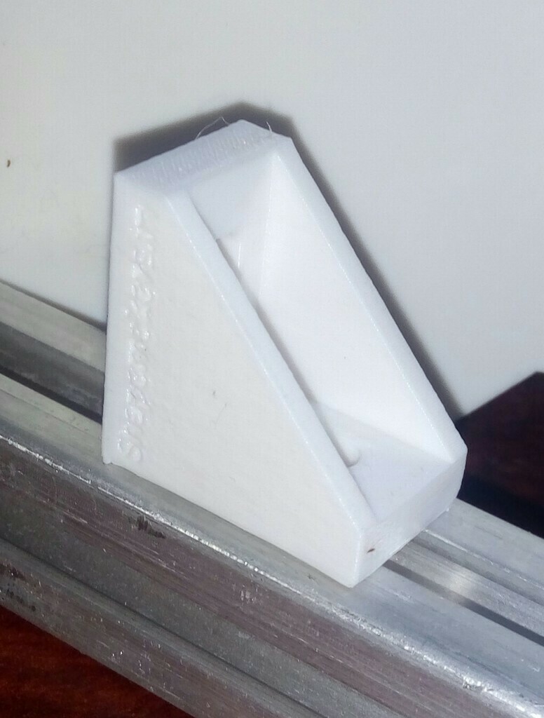 Archivo 3D gratis Perfil de aluminio 20x20 esquinero ⚙️ ・Objeto de impresión 3D para descargar・Cults