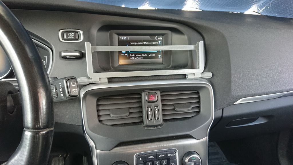 🚗 Tablet holder for Volvo V40 2012-・Free 3D File for ・Cults
