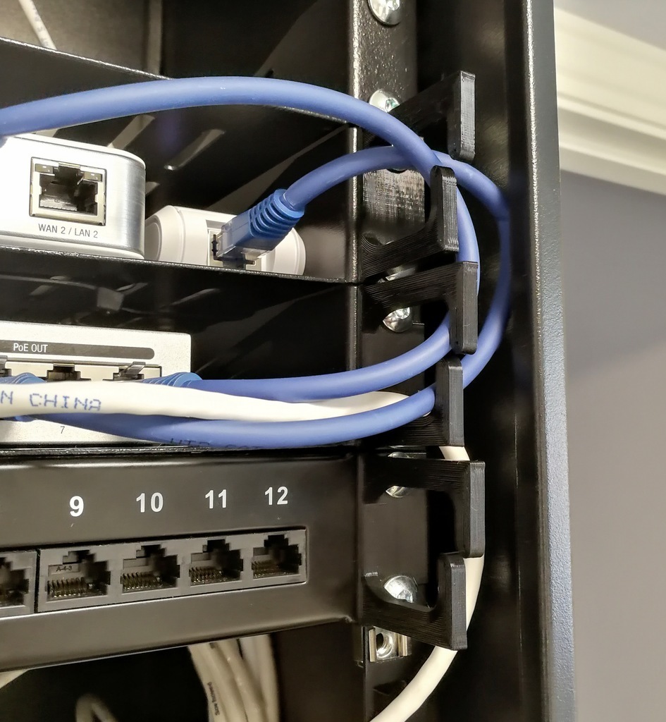 Free 3D file 10" rack cable guide 🔌 ・3D printing model to download・Cults