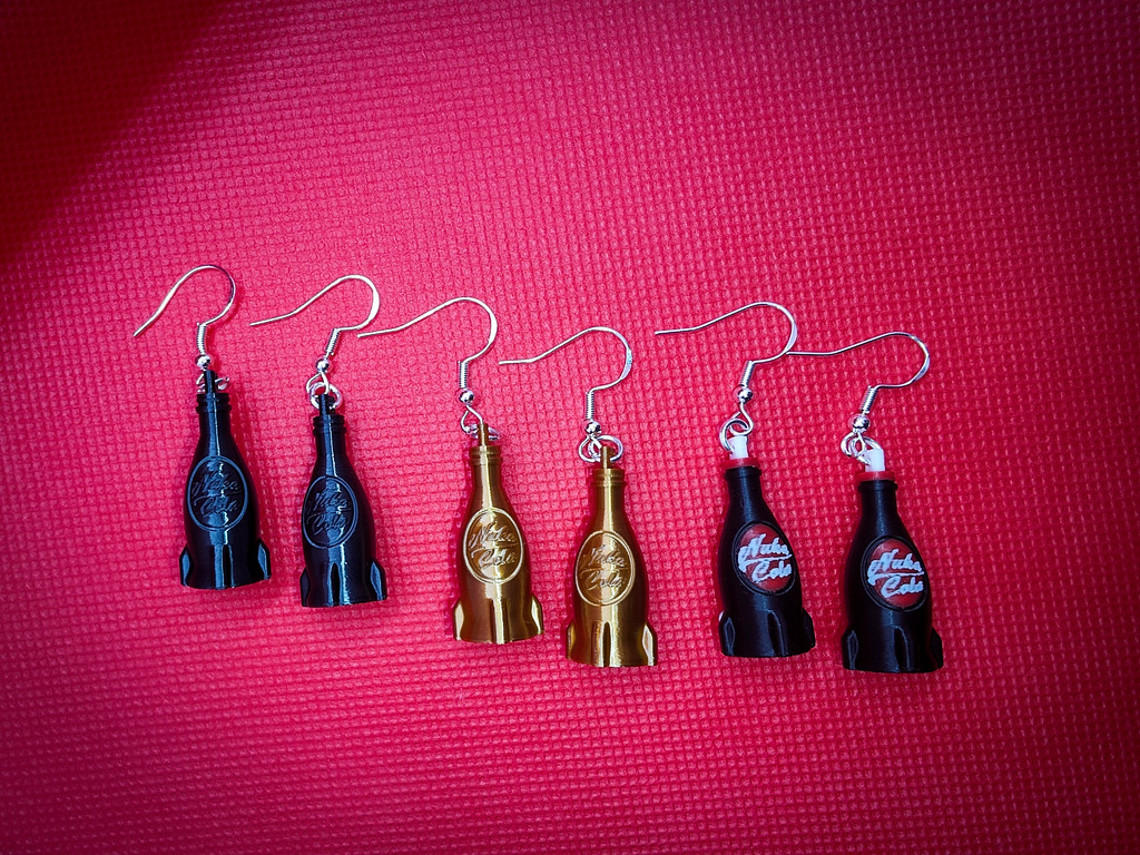 🍾 Nuka Cola Bottle Earrings・Free 3D File for ・Cults