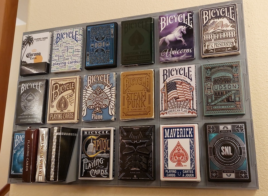 🃏 Modular wall mount playing card deck display・Free 3D File for ・Cults