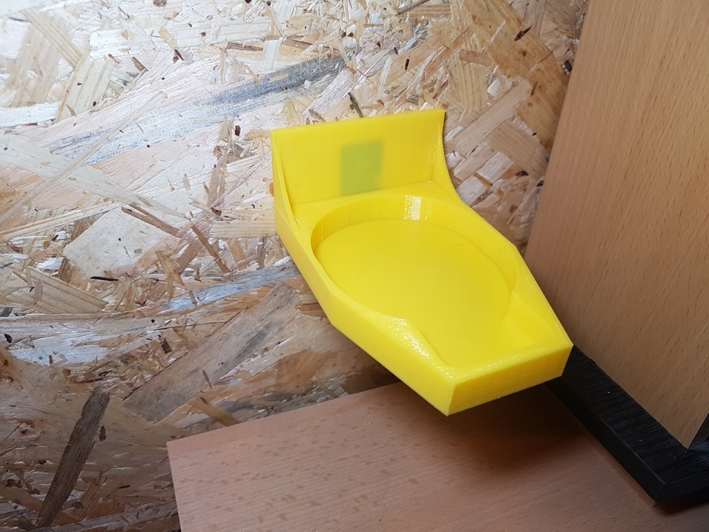 Free 3D file Glu Bot wall bracket 🤖 ・3D printing idea to download・Cults