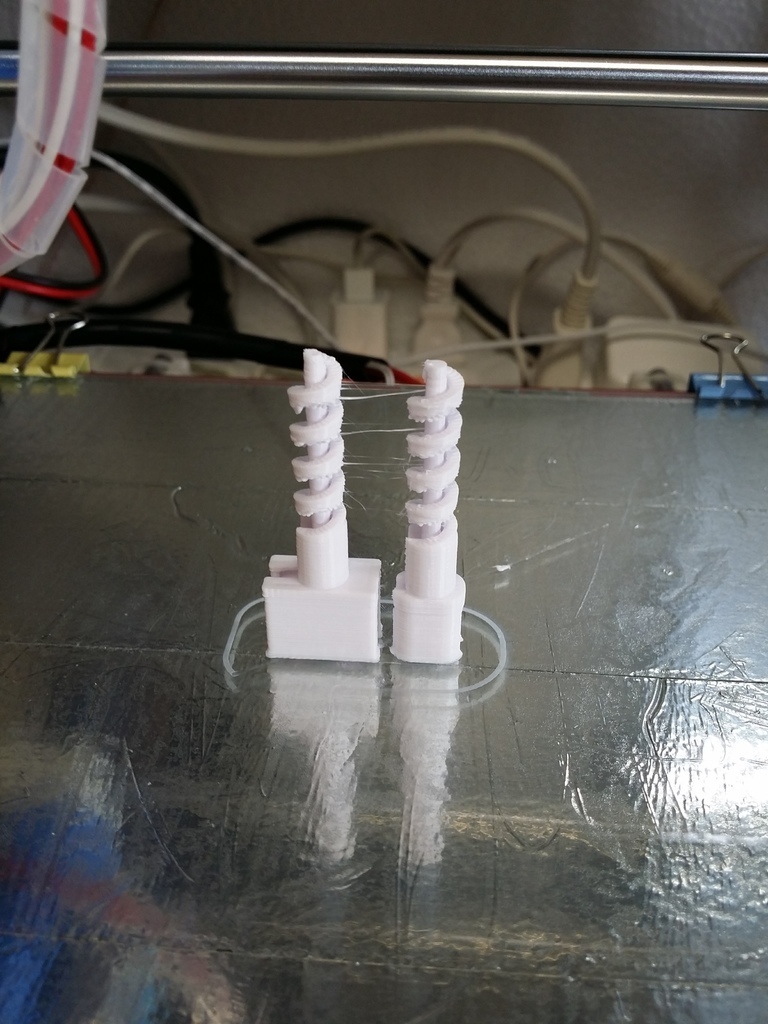 3D printed Springy Apple Cable Savers・Cults
