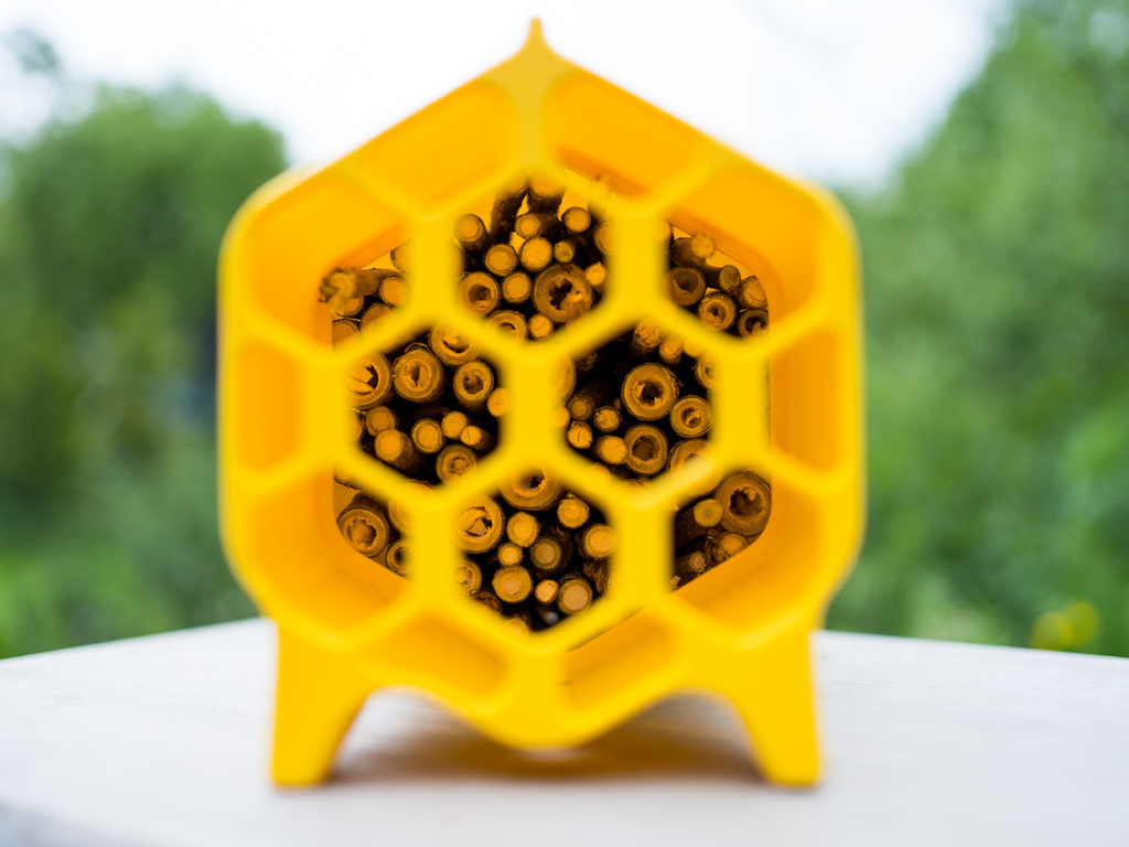 Free 3D file Bee Hotel !!!!DONT 3D PRINT THE TUBES!!!! 🐝 ・3D printing ...