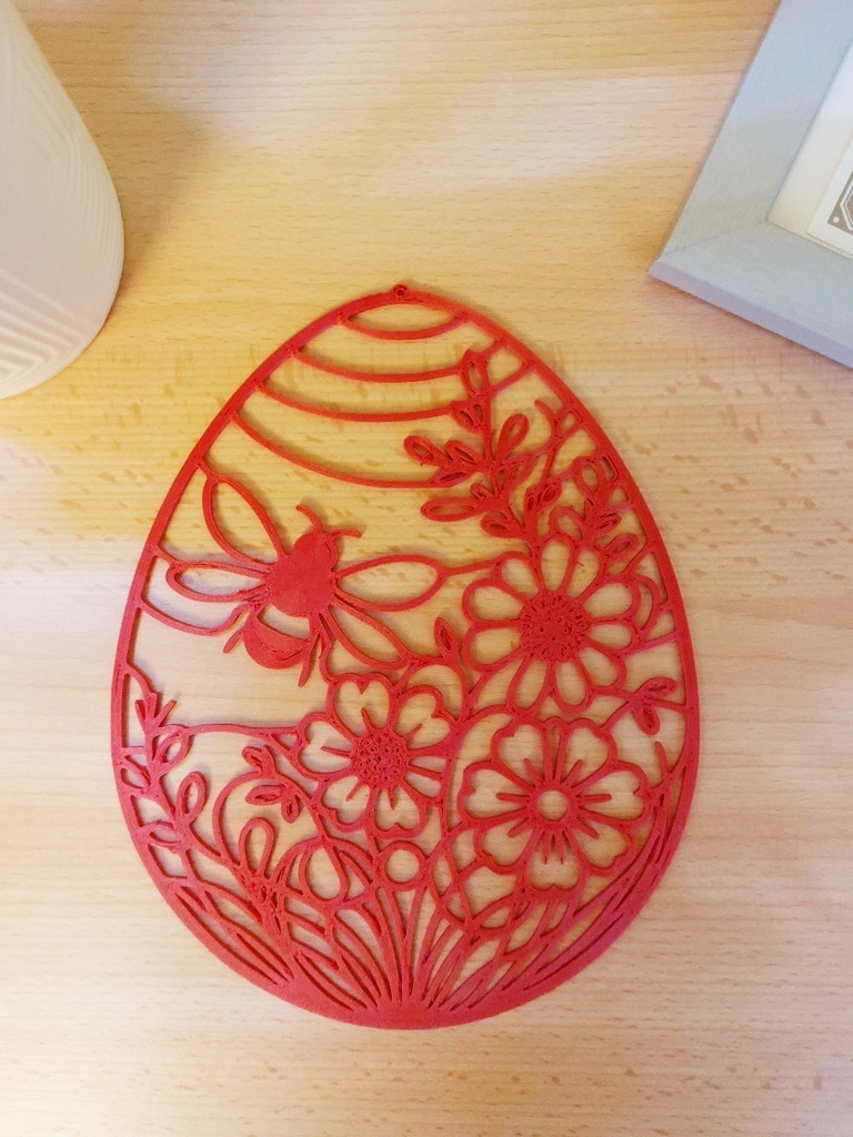 Free 3D file Bumblebee and flowers Easter wall and window decoration 💐 ...