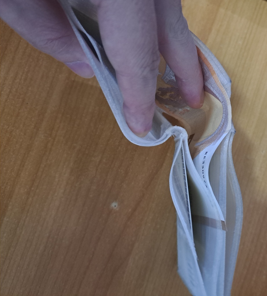 Free 3D file Basic simple TPU Wallet 4 cards no coins cash 🃏 ・3D print ...