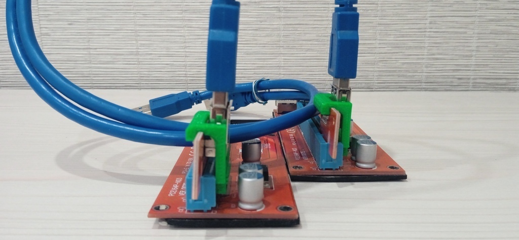 Free 3D file lock mining PCIE riser 🔒・Design to download and 3D print・Cults