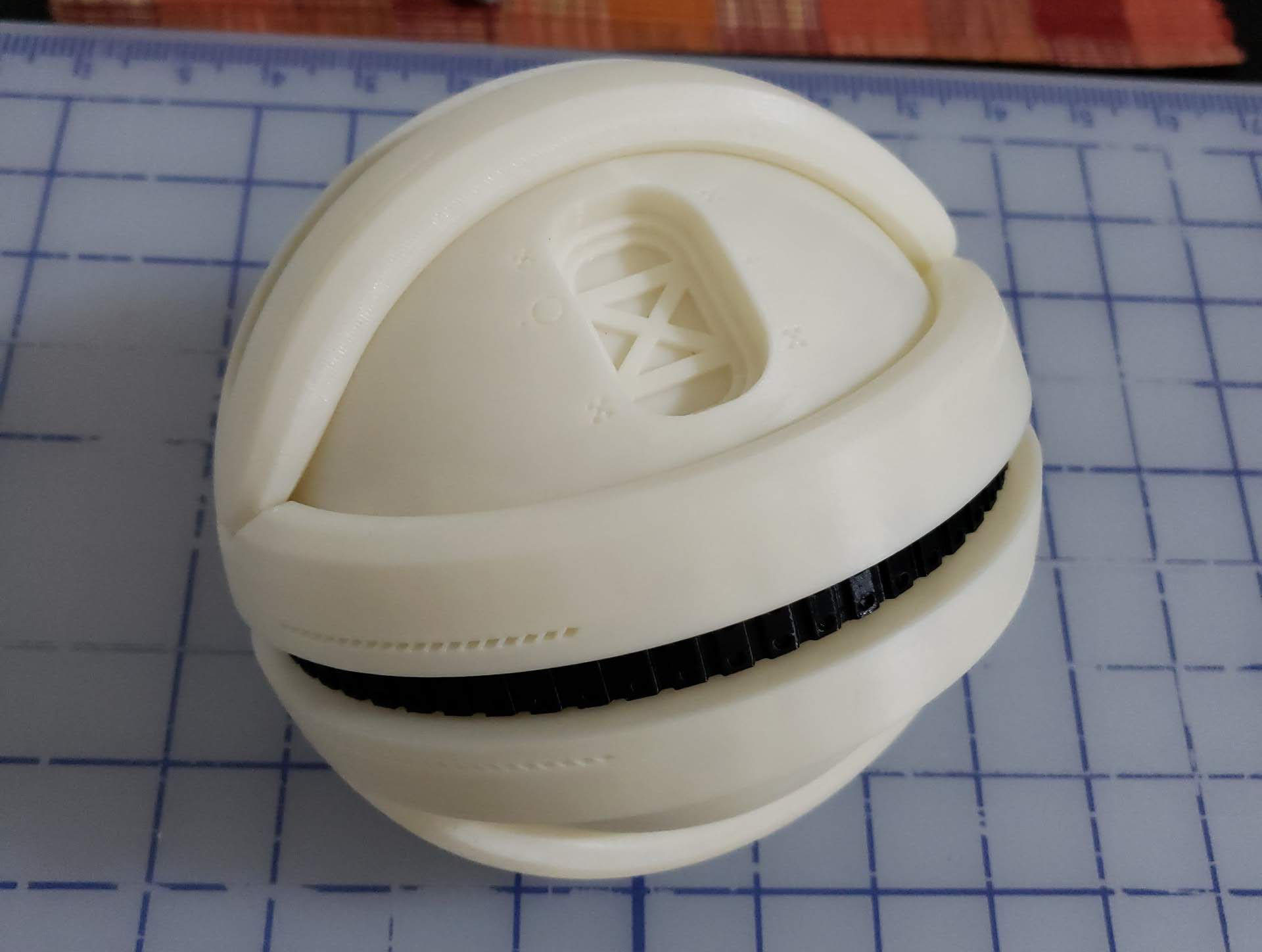 Free STL file Timeless Mothership with spinning ring 💍・3D printer model ...