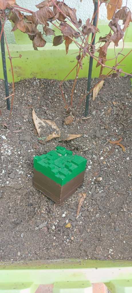 🎮 Minecraft dirt cube・Free 3D File for ・Cults