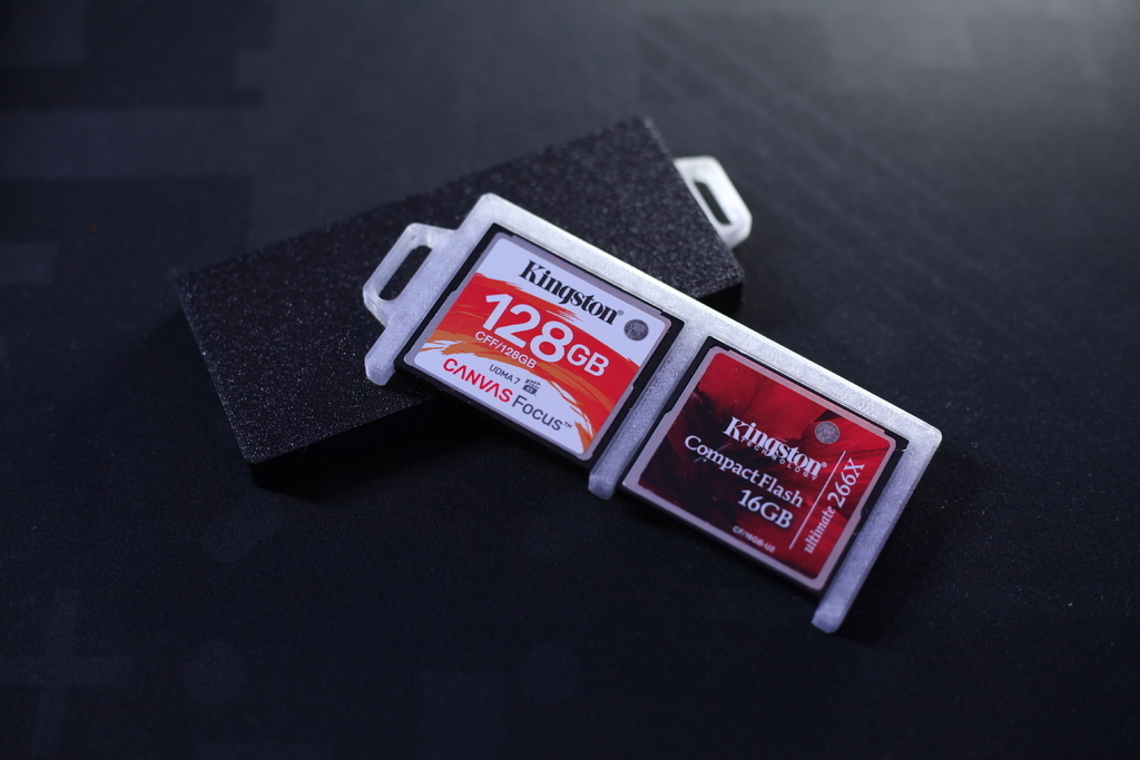 Free 3D file Cf cards travel case 🃏 ・3D print design to download・Cults