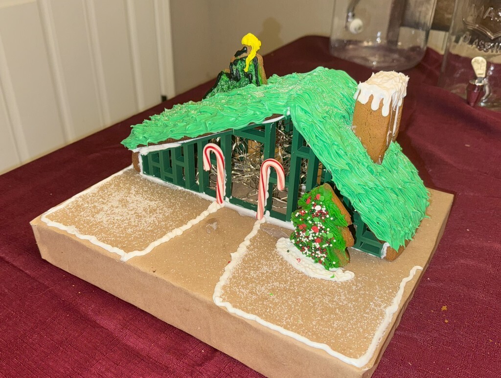 Free 3D file Taylor Swift Folklore Cabin Gingerbread House 🏠 ・3D ...